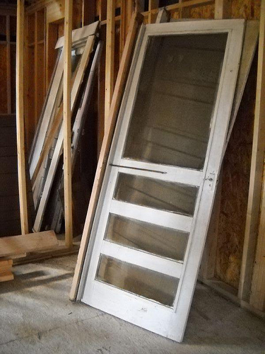 How to Remove an Old Internal Door - a step by step guide