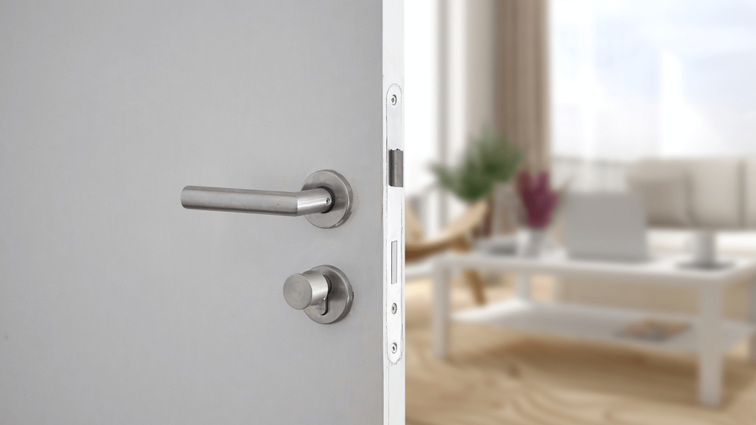 How to fit an interior door handle - a step by step guide