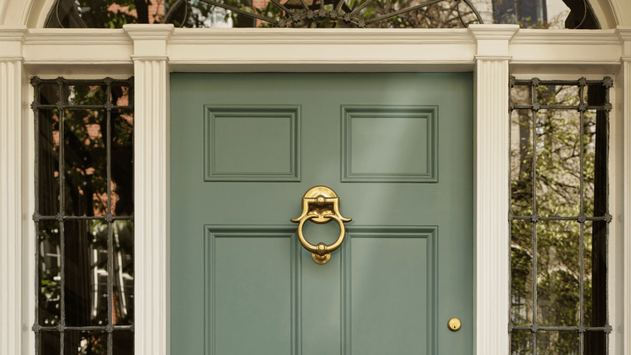 How to choose a door knocker