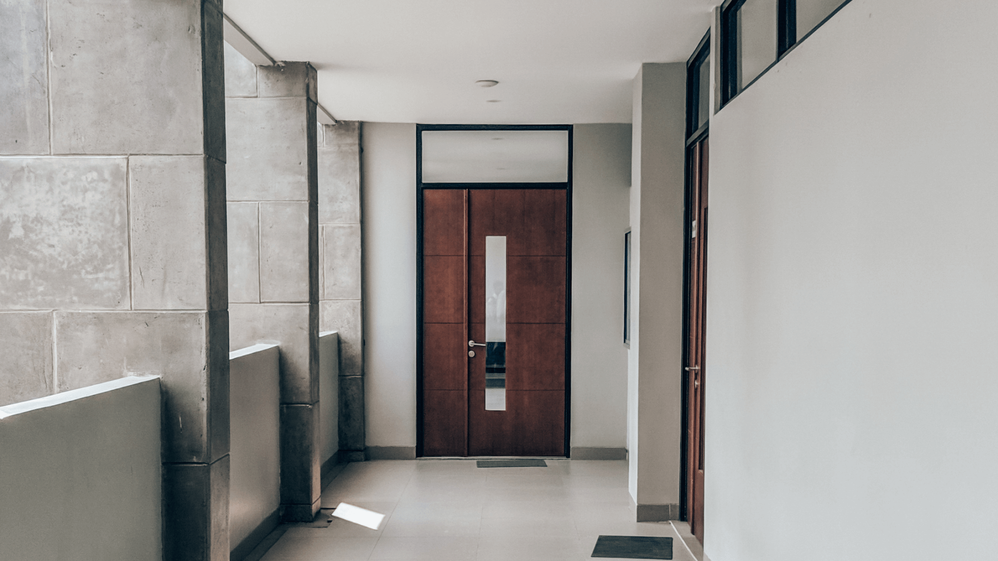 Choosing the right treatment for your external oak doors | Vibrant Doors