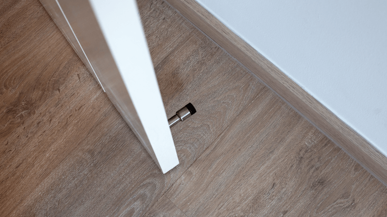 How to install a door stop in your home