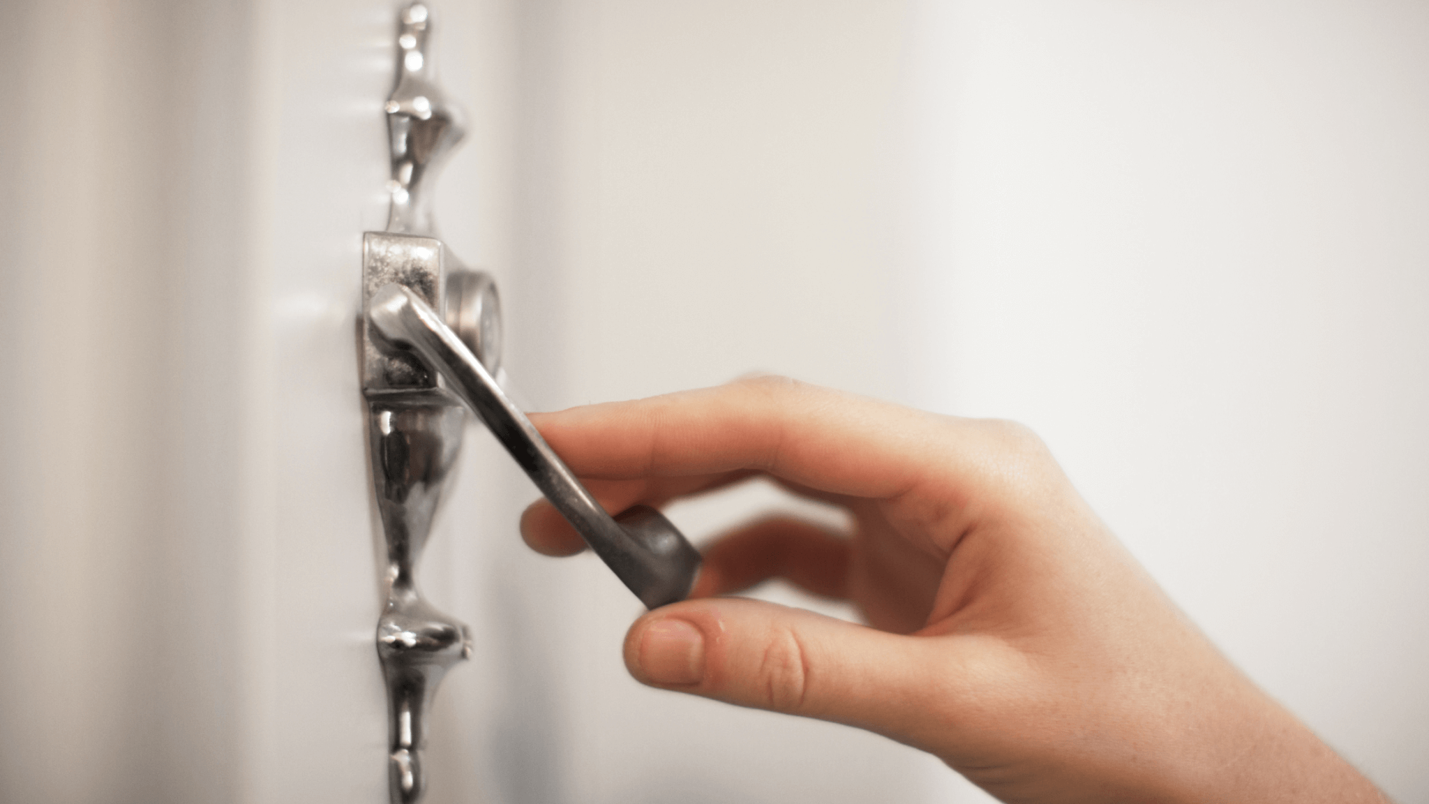 How to choose a door knocker